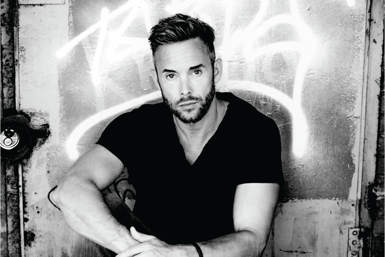 Charly Luske boeken voor de beste prijs bij Artist Bookings