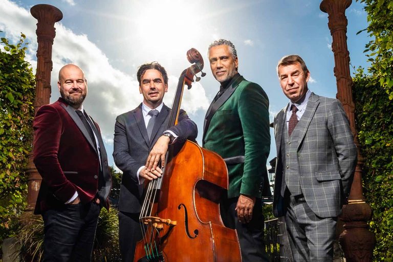 Tiny Little Bigband boeken voor de beste prijs bij Artist Bookings