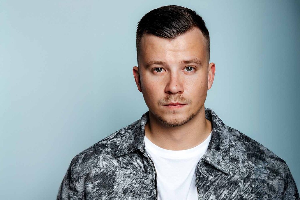 Russo boeken voor de beste prijs bij Artist Bookings